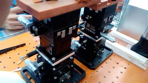 光纤六维调整架在光纤连接中的关键作用与应用 复坦希（北京）电子科技有限公司