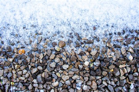 Ways To Remove Snow And Ice From A Gravel Driveway