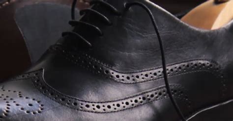 멋진 검은 가죽 신발 한 켤레 · 무료 스톡 동영상