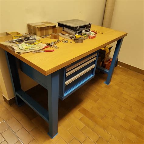 Prodam Delovno Mizo Unior