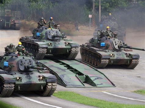 義務役裝甲兵遭戰車砲塔撞擊 傷重裝葉克膜搶救8小時不治 中廣新聞網 Line Today