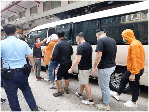 途人聞歡呼聲揭破 麼地道逾百人違限聚令酒吧通宵狂歡 新冠疫情專頁