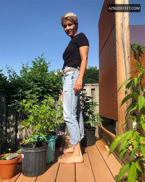 Dayle Mcleod Feet Aznudefeet