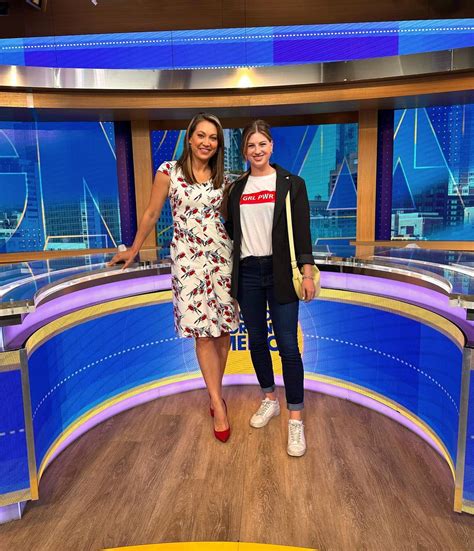 Gmas Ginger Zee Shows Off Her Figure In Tight Floral Dress In New