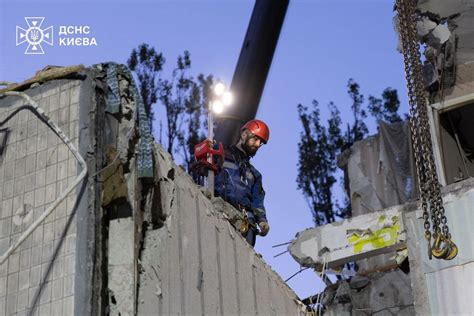 Кількість загиблих у Києві зросла до 26 серед них троє дітей ДСНС Читайте на Ukr Net