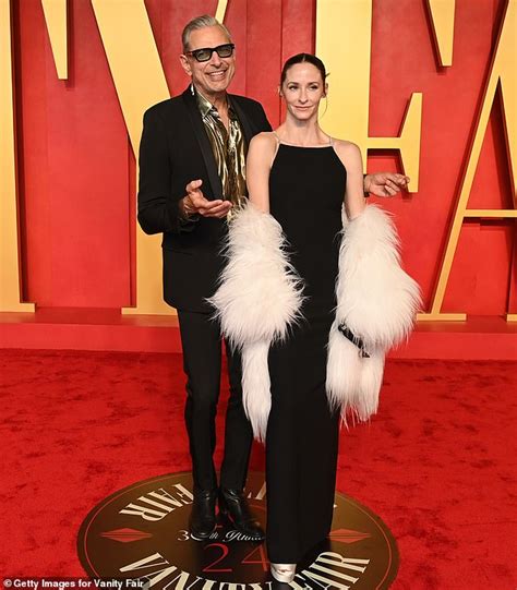 Get A Room Jeff Goldblum 71 And Gymnast Wife Emilie Livingston 41