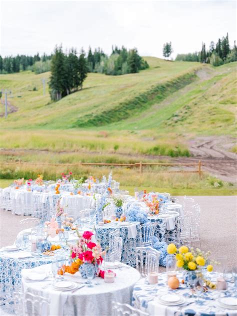 Stunning Serpentine Table Ideas For Your Wedding Reception