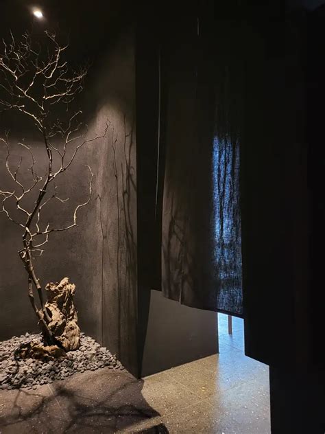 블랙톤 모던하고 고급스러운 45평 이자카야 인테리어 창원 상남동