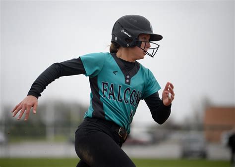Softball Roundup Acgc Shows A Flair For The Dramatic West Central