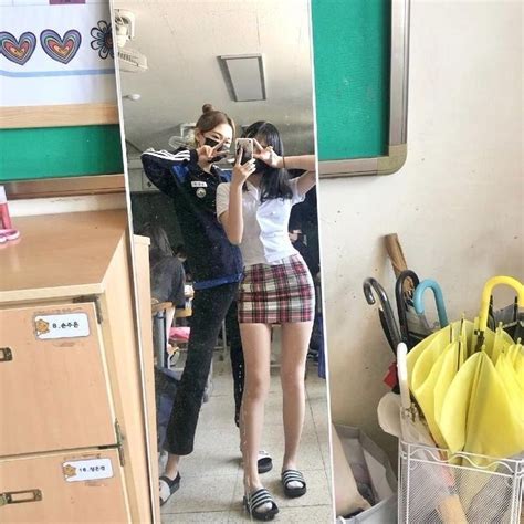 ㅇㅅㅇ에 있는 Ce Ali님의 핀 청소년 패션 교복 엣지있는 스타일