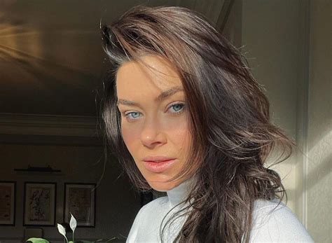 Brittany Hockley In Bathing Suit Says Dont Worry — Celebwell