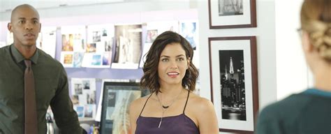 Supergirl Figur Kehrt In Superman And Lois Zurück Jenna Dewan