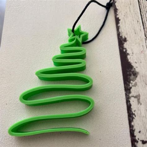 Stl File Swirl Christmas Tree 🎄 ・3d Print Object To Download・cults