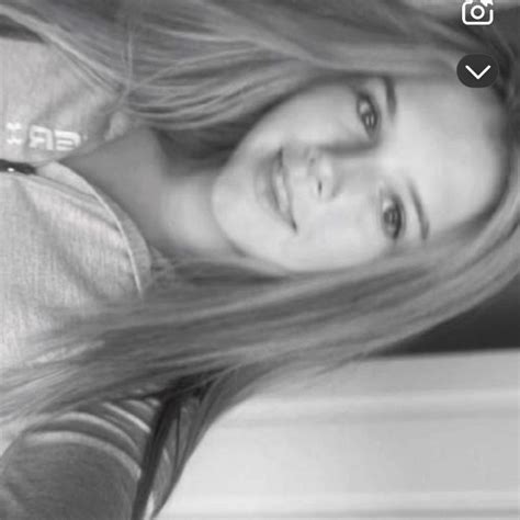 𝐍 𝐄 𝐀 𝐕 𝐄 𝐒 𝐎 𝐅 𝐈 𝐀 Neave Lynx Snapchat Stories Spotlight And Lenses