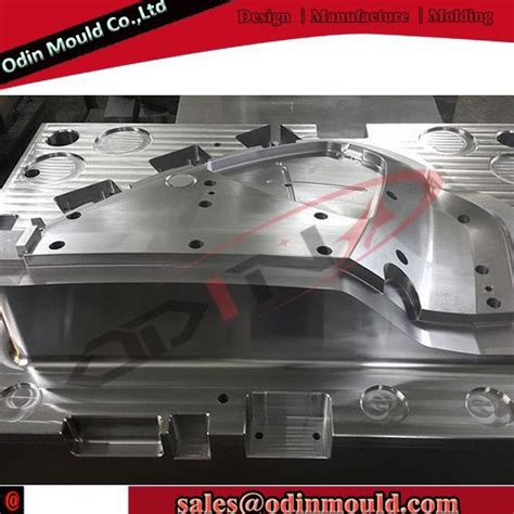 The Form And Selection Principle Of Parting Surface In Plastic Mold Opening Design Knowledge