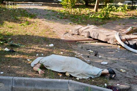 Ракетний удар по Запоріжжю зявилися перші фото