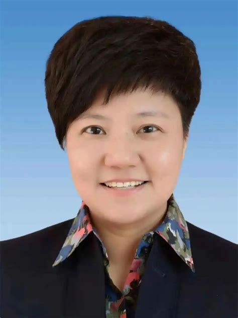 “70后”博士蔡丽新，刷新最年轻女性省委常委纪录