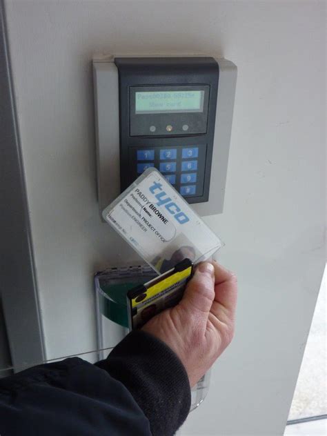 CEM Systems AC2000 AE Securing Auckland Airport SEN News No 1