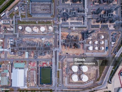 태국 촌 부리 람 차방에 있는 산업 공학 개념의 석유 정유 및 바다의 공중 보기 석유 및 가스 탱크 산업 현대 공장 평면도 0명에 대한 스톡 사진 및 기타 이미지 Istock