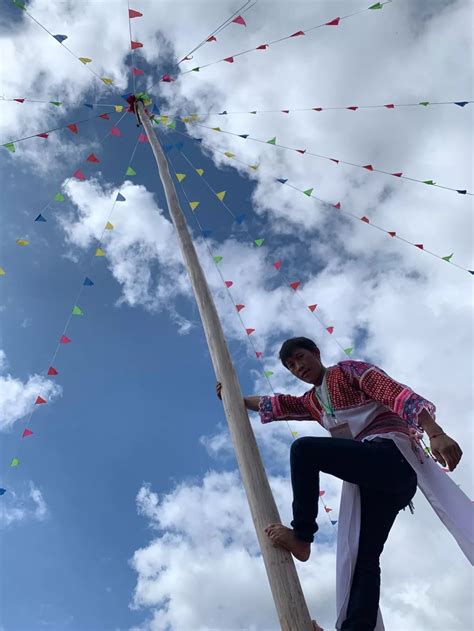 文创地图 安宁太阳冲村：一年一度“踩花山” 搜狐大视野 搜狐新闻