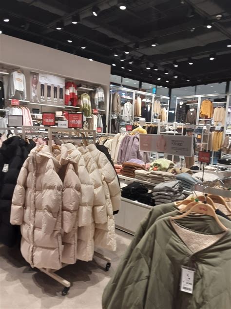 스파오 쇼핑 정보와 주변 관광 명소 및 근처 맛집 여행 정보