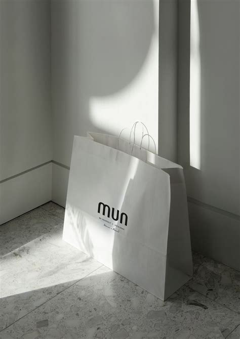 БРЕНДИНГ МАГАЗИНА ОДЕЖДЫ Логотип ля бренда одежды Creative Packaging Design Visual Identity