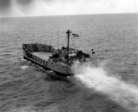 Uss Thomaston Lsd 28 Ship Operation Photos