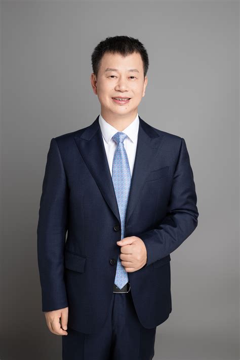 2023新年献词 华宝基金董事长黄孔威：践行高质量发展，20年磨一剑再出发