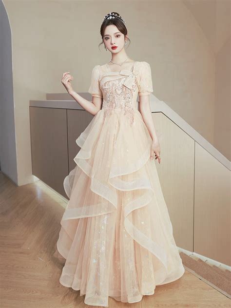 【カラードレス】 ウェディングドレス カラードレス ベージュ シャンパン 大人可愛い 結婚式 前撮り 後撮り フォトウェディング シンプル 少人数ウェディング 二次会 お色直し パーティー
