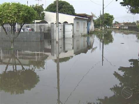 G1 Chuva Causa Alagamentos Em Vários Bairros De Aracaju Notícias Em