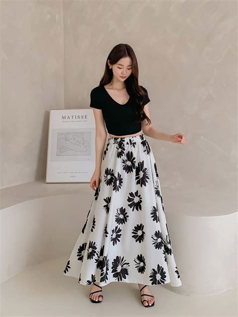 블레스유 살랑살랑🌸여리핏 블레스유 여성용 플라워 밴딩 플레어 롱 스커트 나염 후레아 A라인 빅사이즈 나풀 훌 데일리