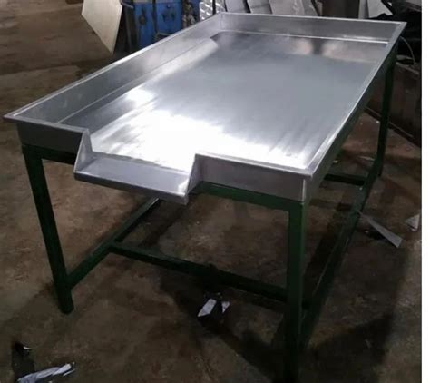 Semi Automatic 202 Fruit And Vegetable Sorting Grading Table 1000 Kghr At ₹ 18000 In New Delhi