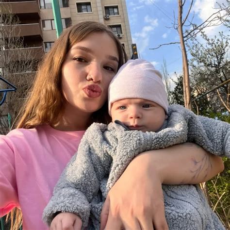 El Ny Threads Say More