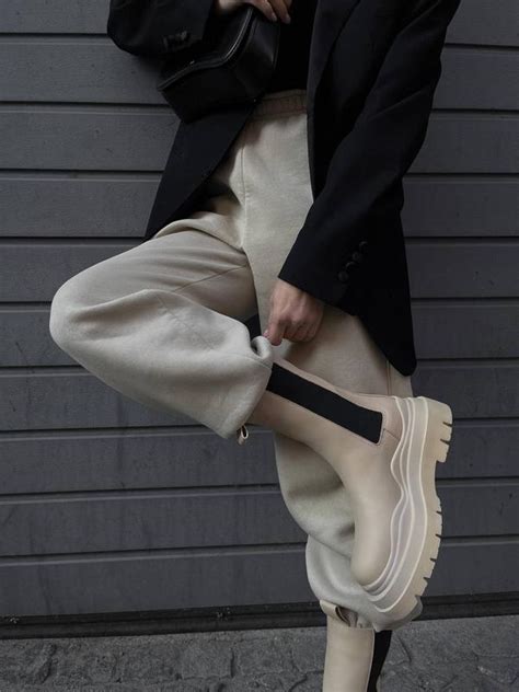 Ботинки на флисе Bottega Veneta — ціна 3500 грн у каталозі Черевики Купити жіночі речі за