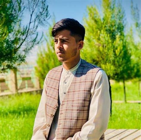 ساخت کاردستی یکی از بهترین راه‌ها برای بروز خلاقیت و لذت بردن از لحظات است ، با وسایل ساده مانند