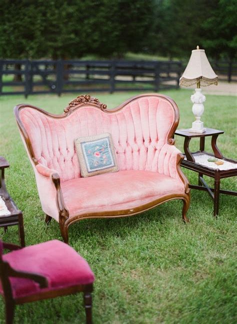 Винтажные диваны в свадебном декоре - Weddywood