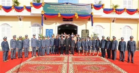 លោកឧបនាយករដ្ឋមន្ត្រី អូន ព័ន្ធមុនីរ័ត្ន ជំរុញដល់មន្រ្តីគយតាមច្រកទ្វារព្រំដែន