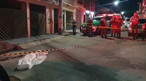 “eu Te Pedia Tanto Me Ouve Meu Filho” Grita Mãe Com O Filho