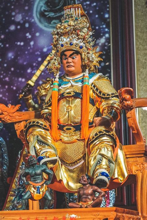 三重 開基 禦天宮 酆都大帝 》 簡稱酆帝，尊稱為酆都爺，是酆都的主宰神，為地獄最高主宰，道教認為他主宰十殿閻君，也是地府的統治者。酆都