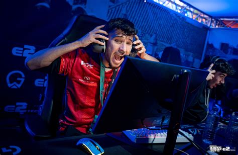 Rhyno Surpreende Eyeballers No Champion Of Champions Tour