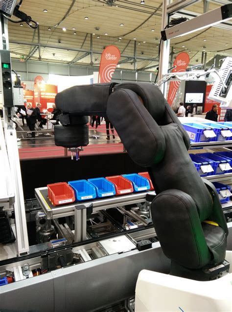 Highlights On CeBIT Big Data Social Business Mobile Cloud Security Open Electronics