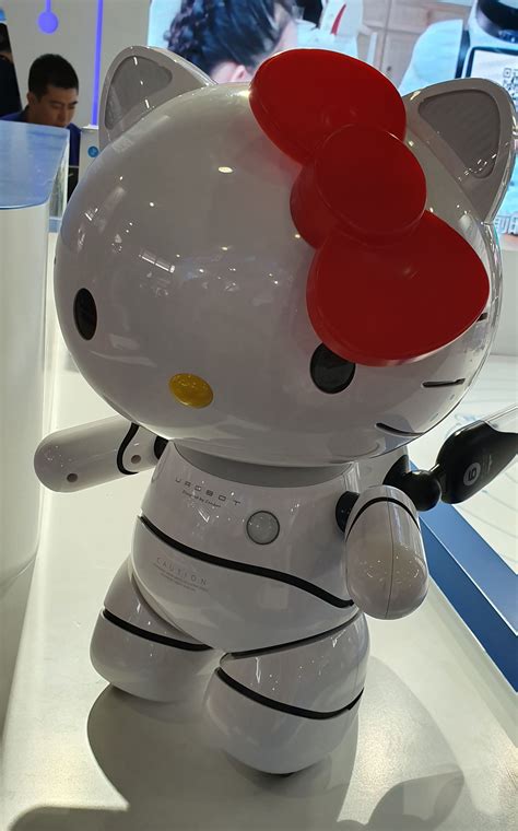 El Robot De Hello Kitty Una Tatuadora Express Y Otras Curiosidades De La Feria Ces Asia 2019