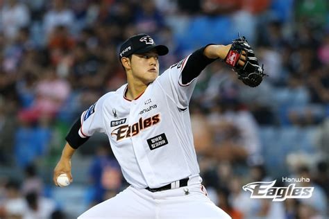 강해진 2025시즌 한화 선발진 2003년생 문동주에게 거는 기대