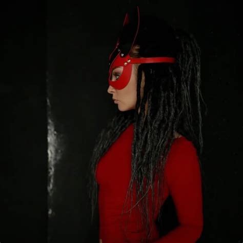 Сегодня разобрала шкаф собрала 2 пакета вещей на выброс Это я молодец конечно долго к