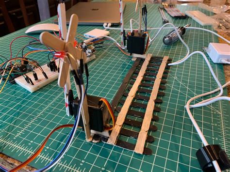 Arduino Train Crossing Project The Geek Pub