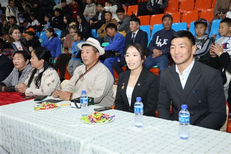 Олимпын мөнгөн медальт гавьяат тамирчин Б Баасанхүүгийн нэрэмжит жүдо бөхийн өсвөр үеийн