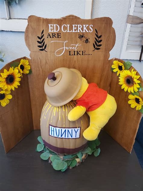 Pooh Bear Honey Pumpkin Creative Pumpkin Decorating Pumpkin