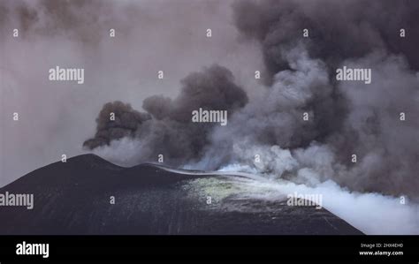 This Photo Shows The Volcano Cumbre Vieja And It Was Taken In The