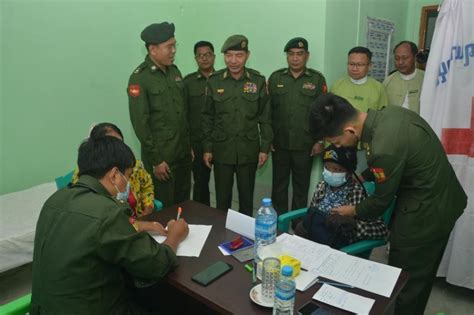 တပ်မတော်မြစ်တွင်းသွား ဆေးရုံရေယာဉ် ရွှေပုဇွန် နှင့်မြစ်ရေယာဉ် စကု ဖ