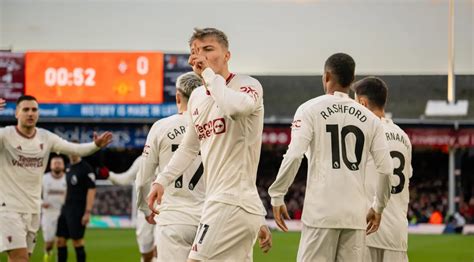 Hojlunds Brace Earn Manchester United Win At Luton Daily Trust